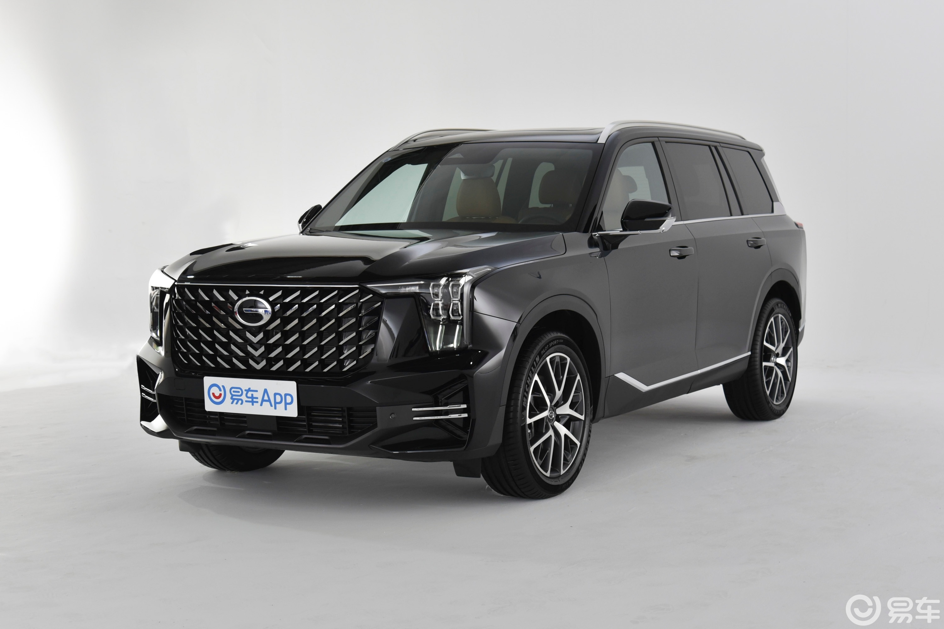 【传祺GS8领航系列 2.0T 两驱豪华智联版 7座侧前45度车头向左水平图片-汽车图片大全】-易车