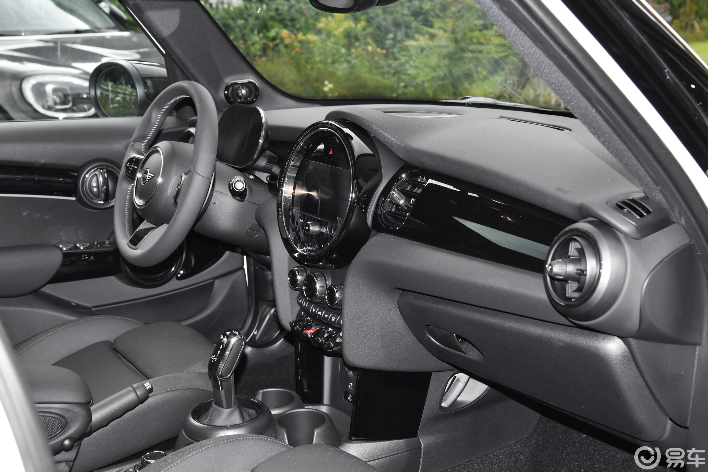 【MINI2.0T COOPER S 国王十字特别版 五门版内饰全景副驾驶员方向图片-汽车图片大全】-易车