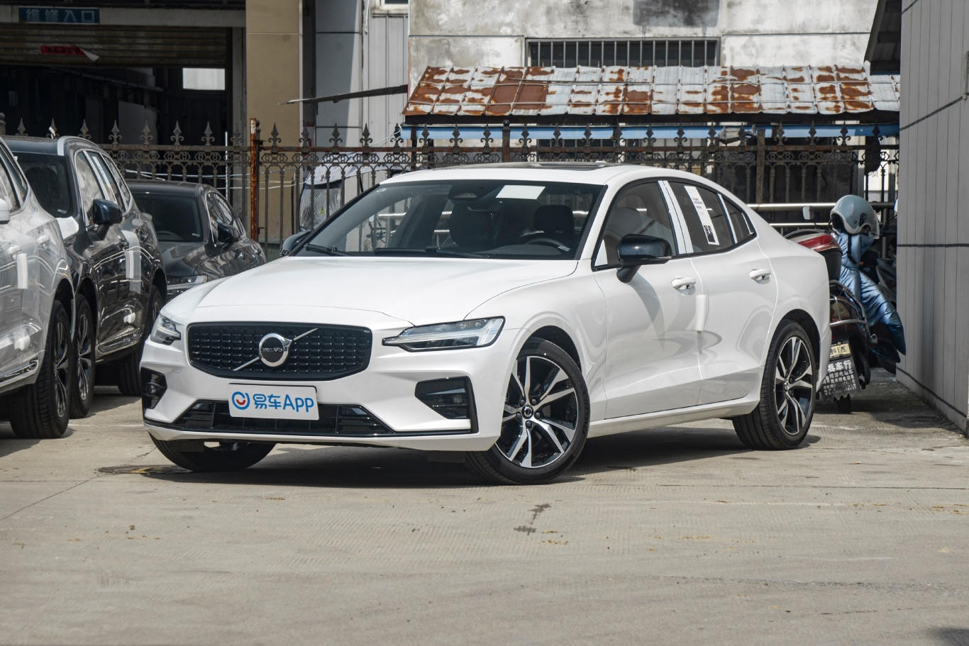 【沃尔沃S60B5 智雅运动版侧前45度车头向左水平图片-汽车图片大全】-易车