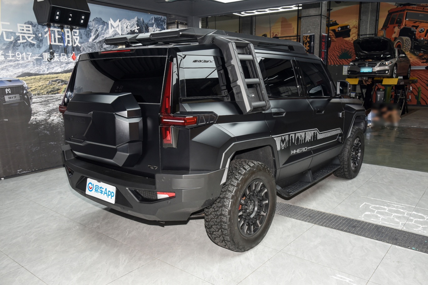 【猛士917增程式 156km 创始版侧后45度车头向右水平图片-汽车图片大全】-易车