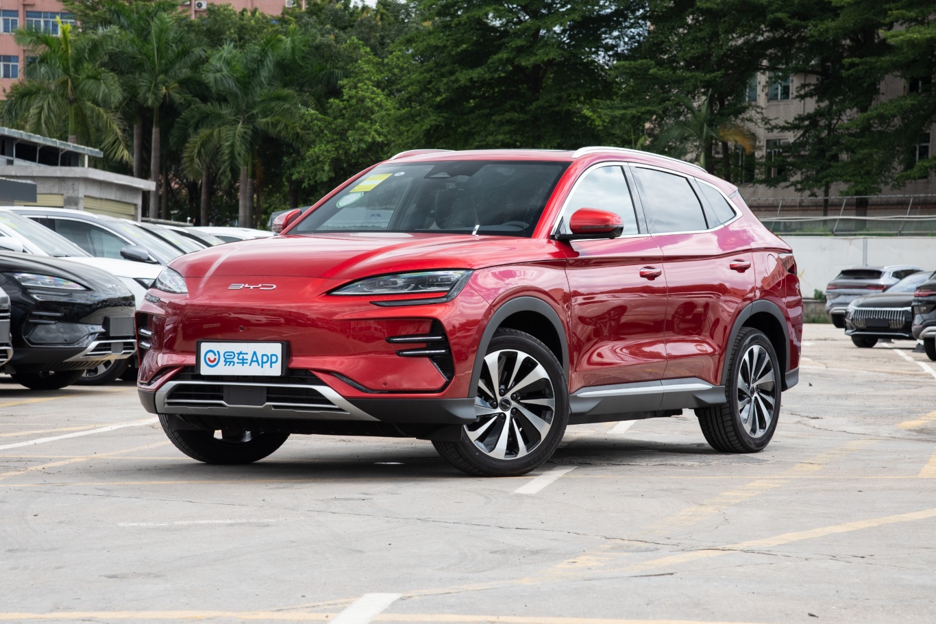 【宋PLUS新能源EV 冠军版 520km 旗舰型侧前45度车头向左水平图片-汽车图片大全】-易车