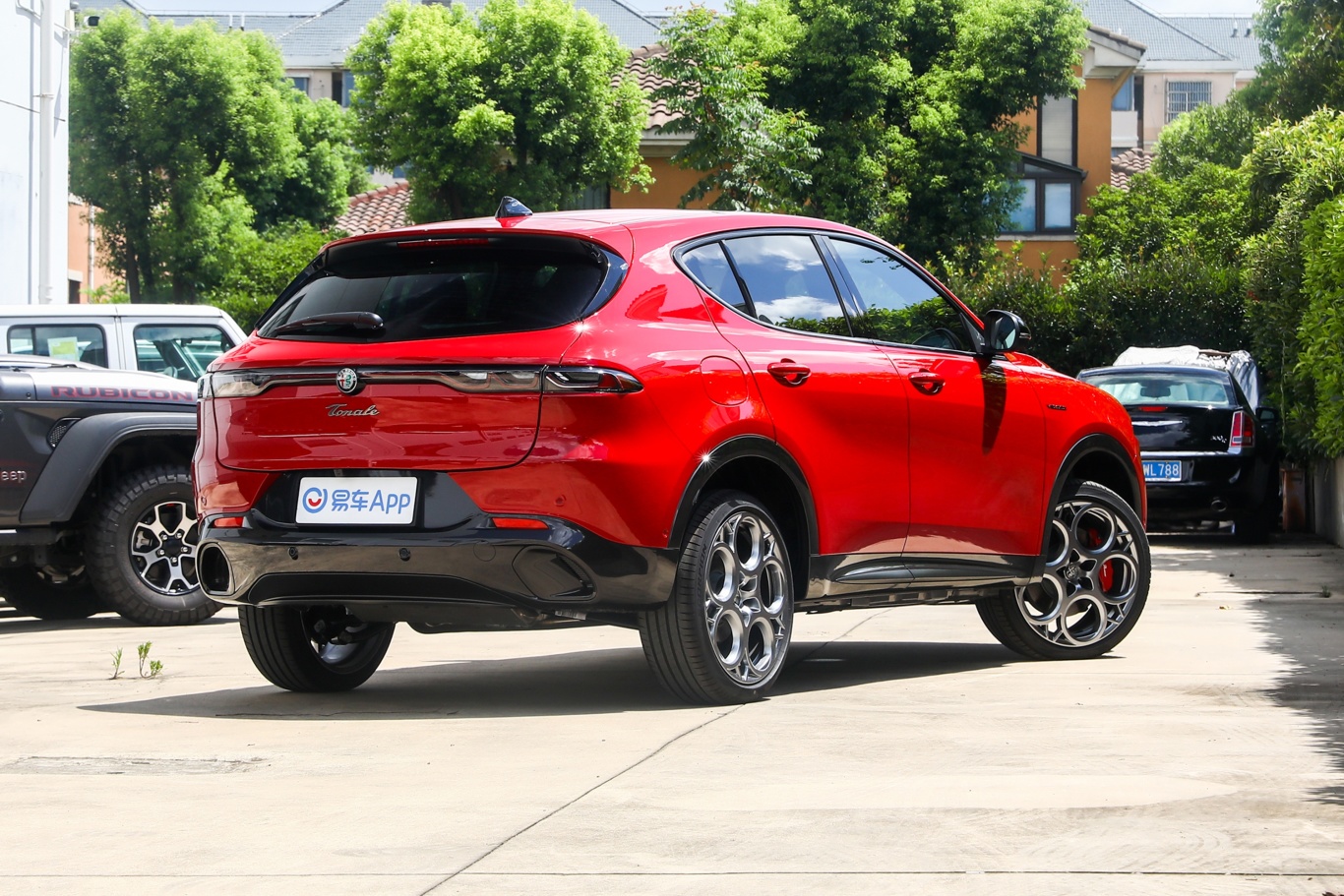 【Tonale托纳利2.0T 赛道版侧后45度车头向右水平图片-汽车图片大全】-易车