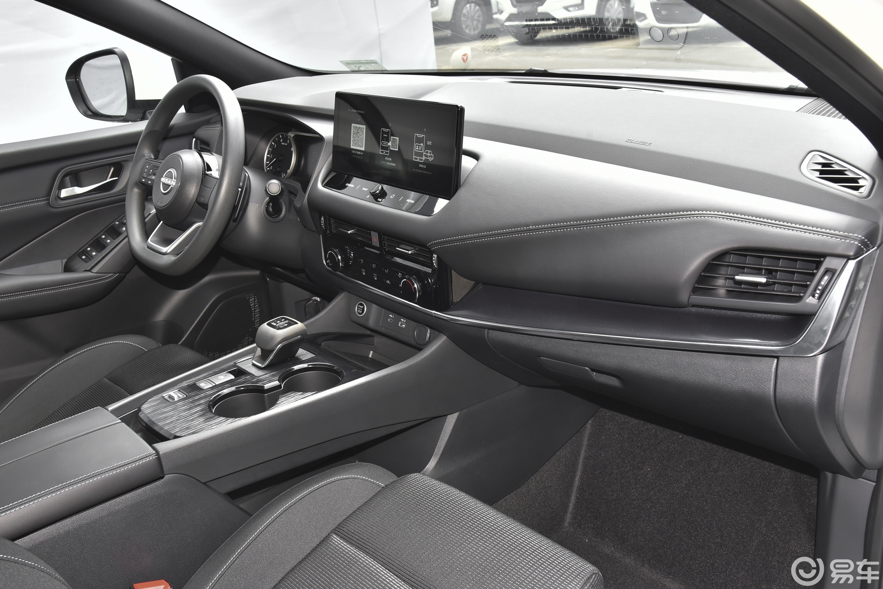 【逍客1.3T 精英版内饰全景副驾驶员方向图片-汽车图片大全】-易车