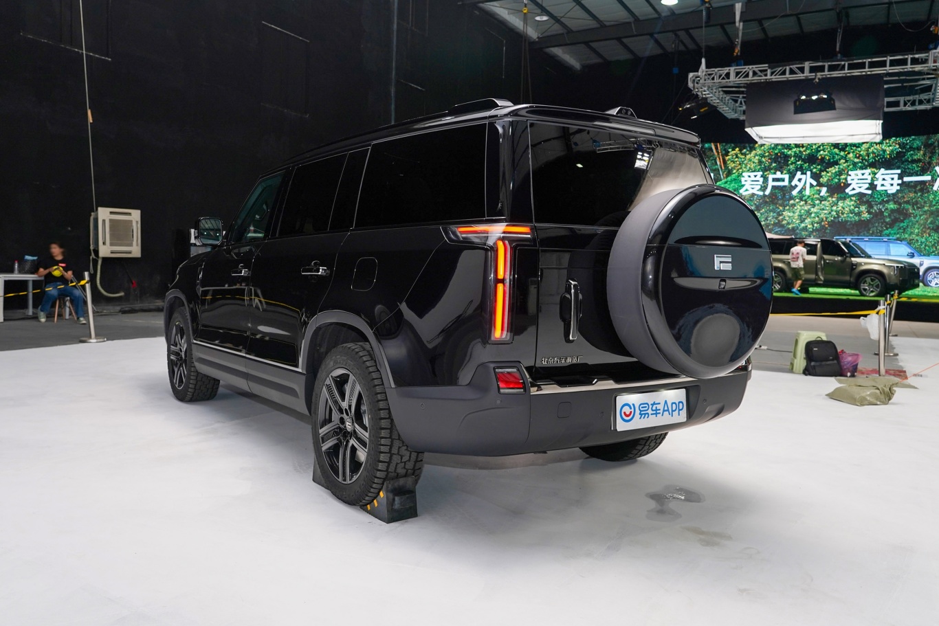 【极石011.5T 235km 全能版 7座侧后45度车头向左水平图片-汽车图片大全】-易车