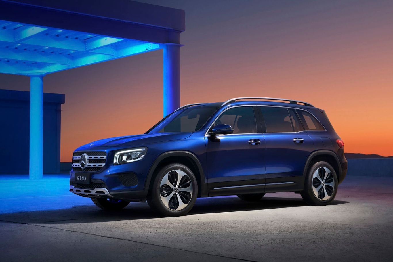 【奔驰GLB图片-汽车图片大全】-易车