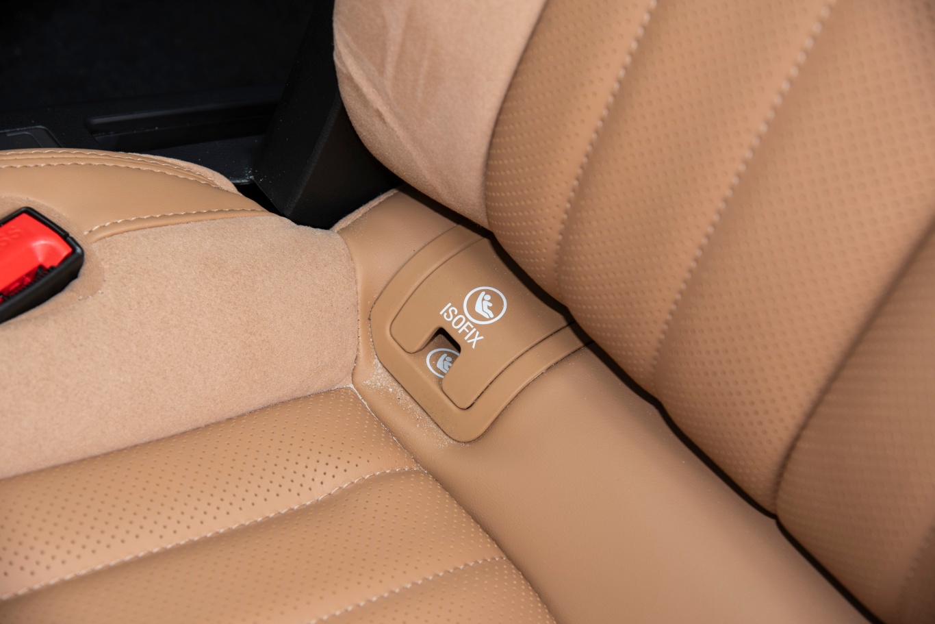 【传祺ES9旅行者 2.0T 143km Pro 6座儿童座椅接口图片-汽车图片大全】-易车