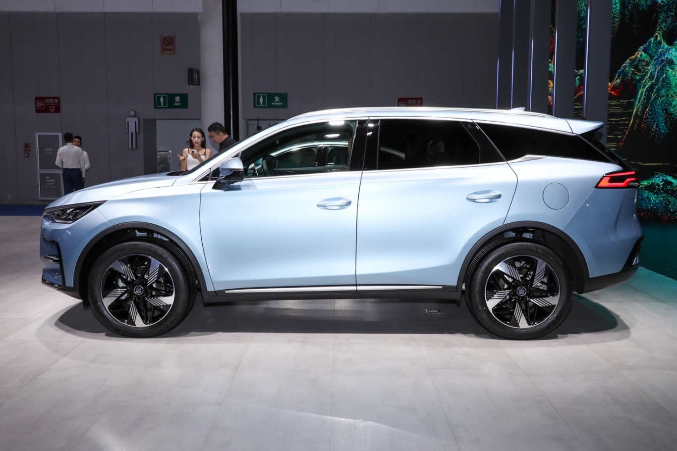 【唐新能源DM-i 冠军版 1.5T 200km 前驱尊享型 7座图片-汽车图片大全】-易车