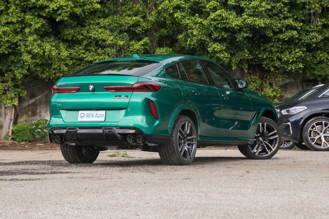 【宝马X6 MX6 M 雷霆版侧后45度车头向右水平图片-汽车图片大全】-易车