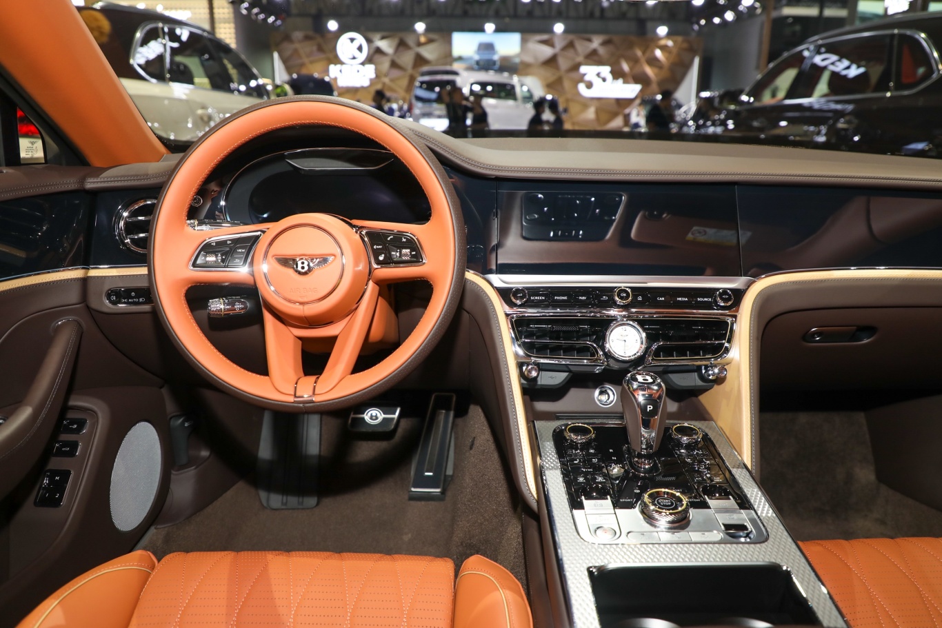 【飞驰 插电混动2.9T Hybrid Mulliner内饰图片-汽车图片大全】-易车