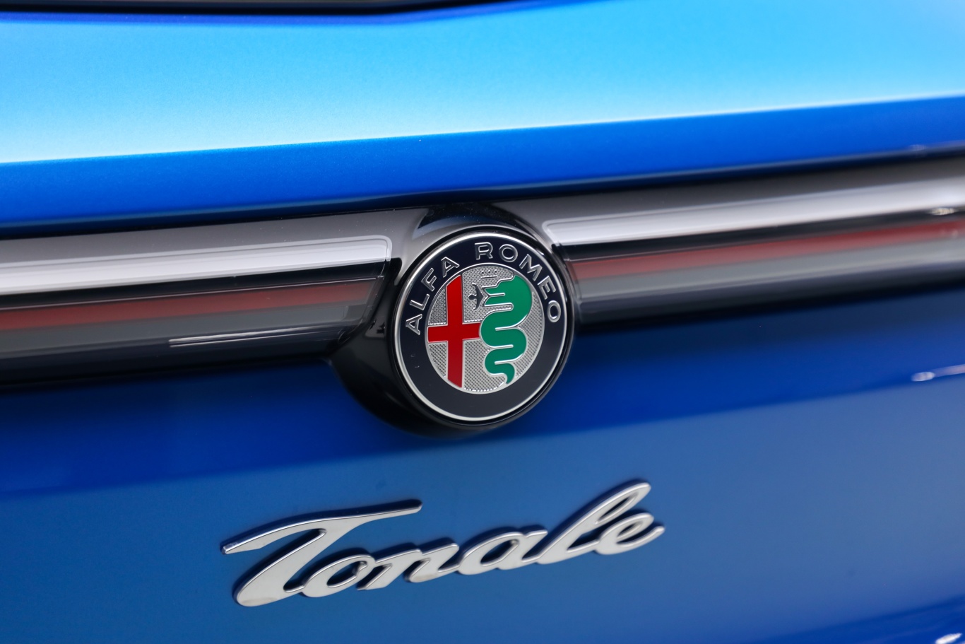 【Tonale托纳利2.0T 赛道版外观细节图片-汽车图片大全】-易车