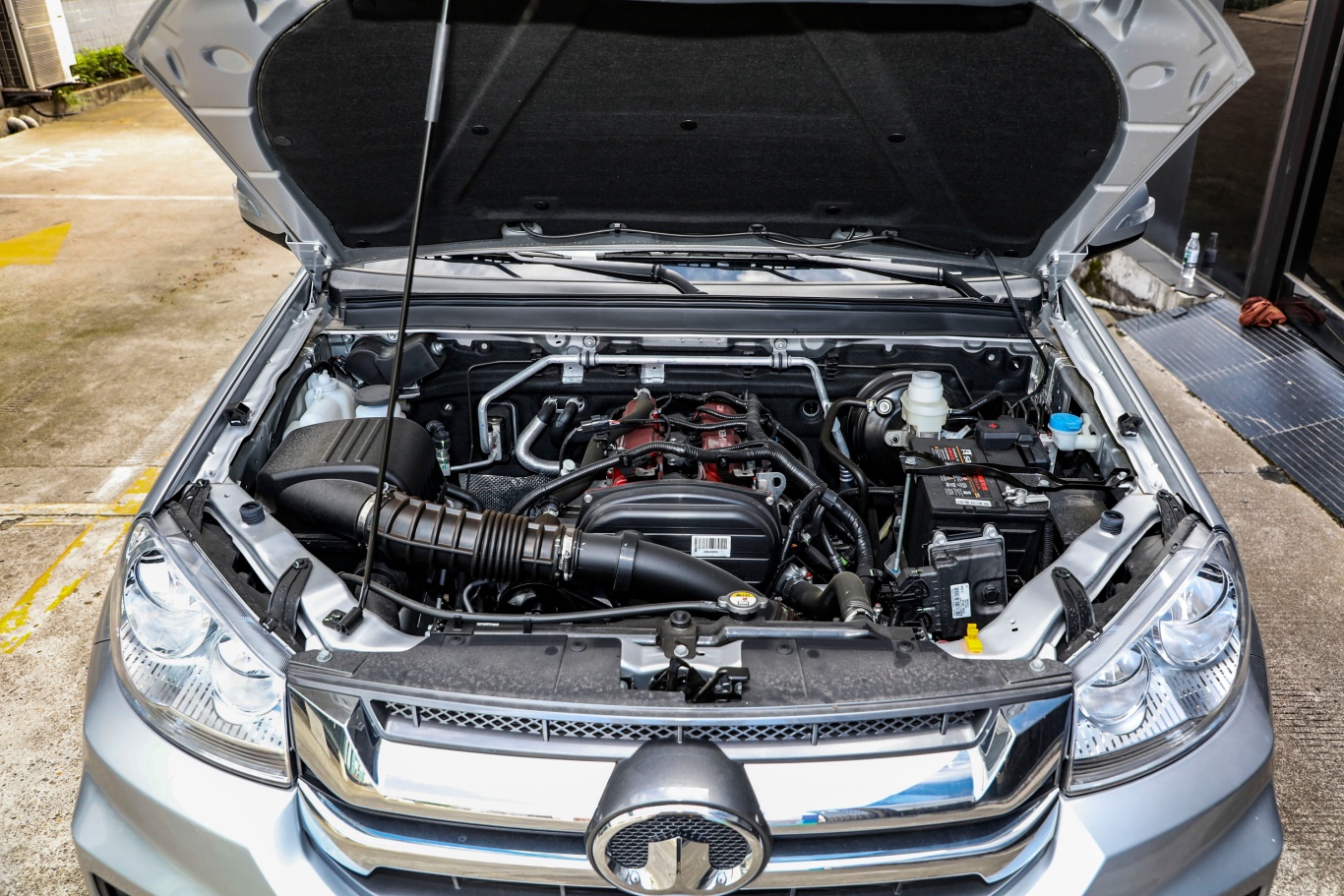 【风骏52.4L 四驱大双进取型 汽油前舱整体图片-汽车图片大全】-易车