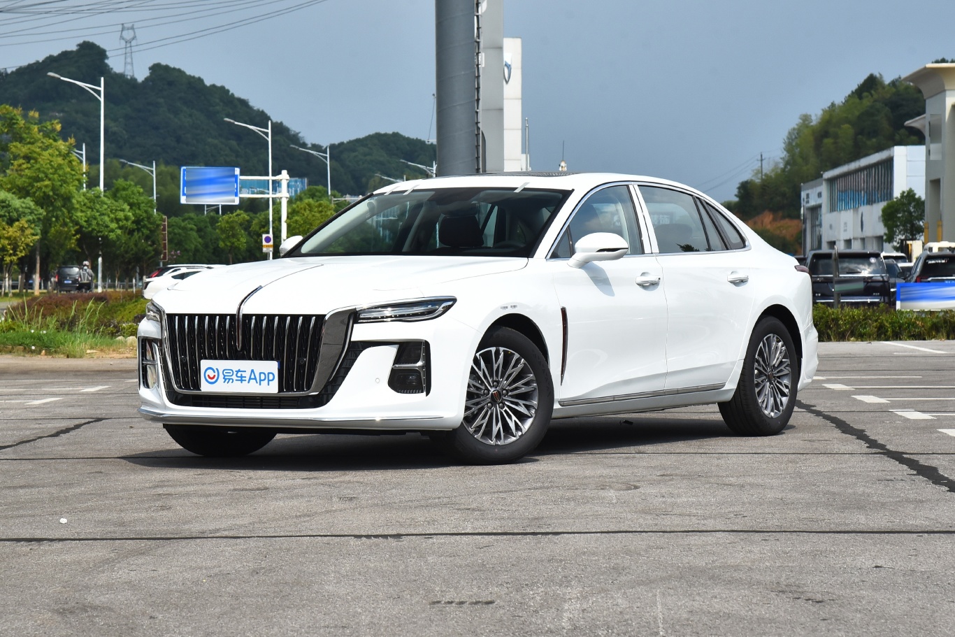 【红旗H51.5T 双离合智联旗韵版侧前45度车头向左水平图片-汽车图片大全】-易车