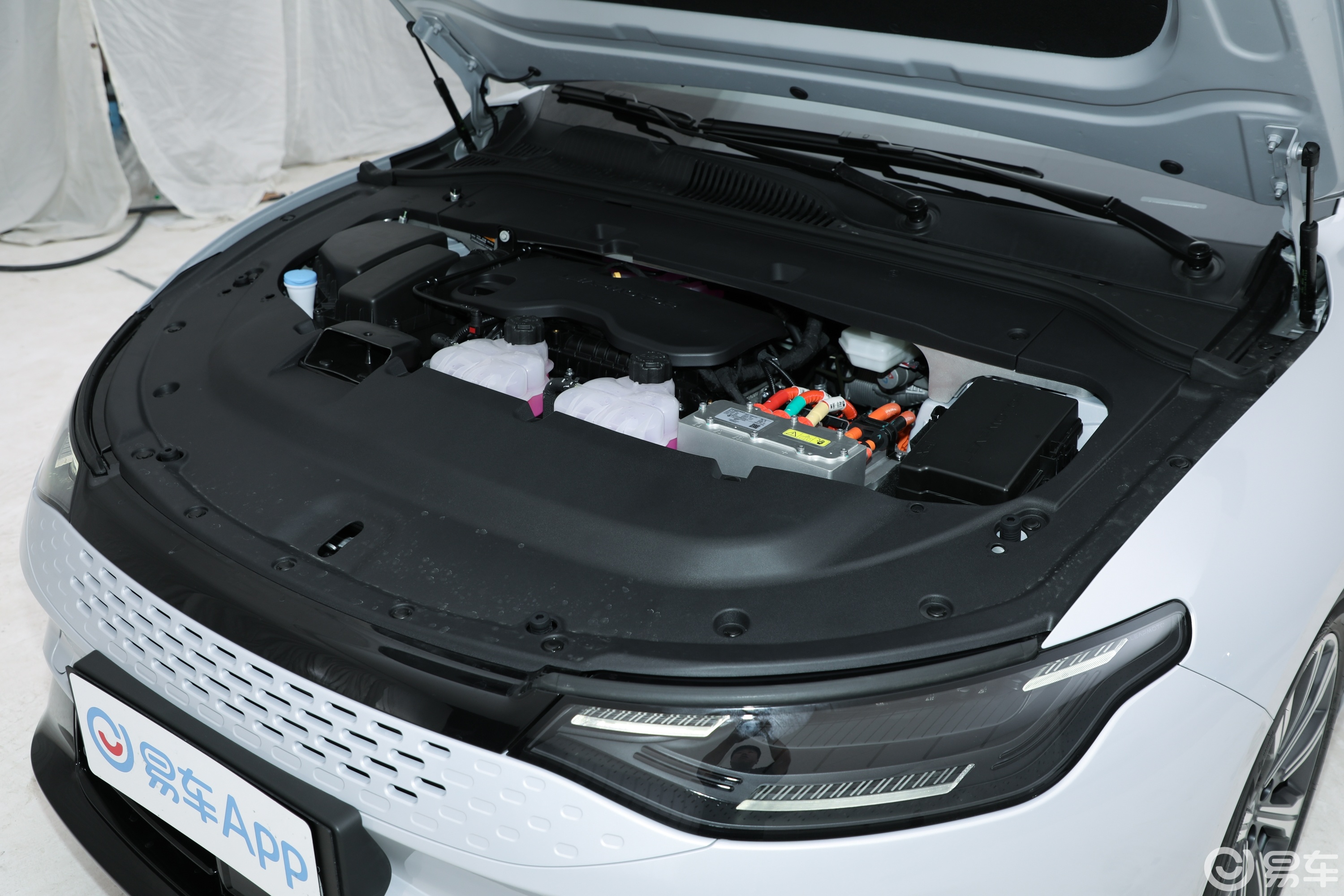 【零跑C01增程版 1.5L 316km 智享版动力底盘图片-汽车图片大全】-易车