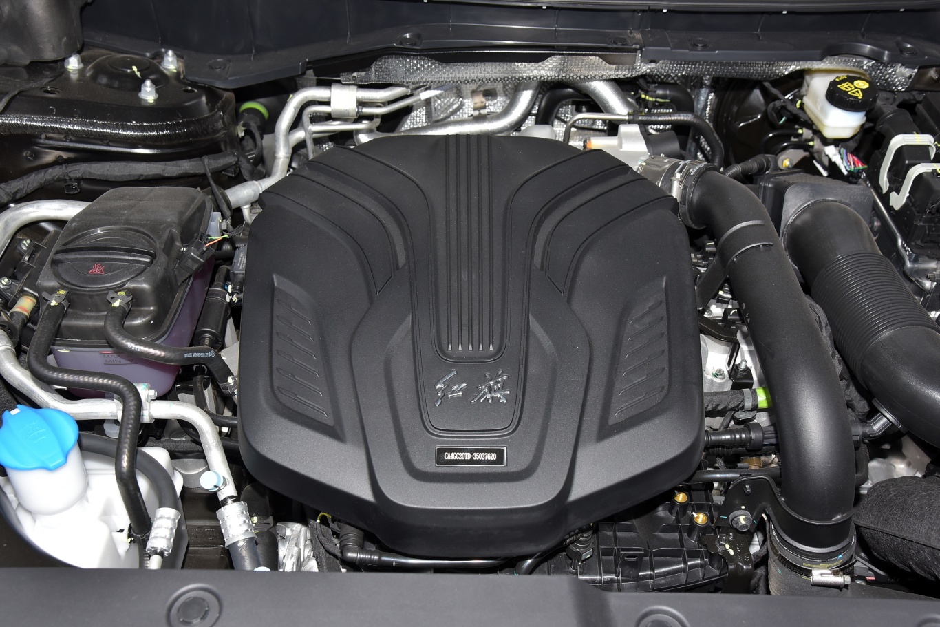 【红旗HS72.0T 四驱旗畅版 7座发动机特写图片-汽车图片大全】-易车