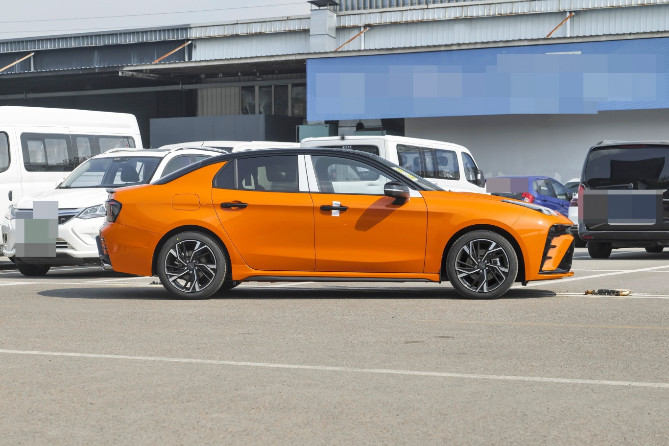 【领克032.0T T5 双离合两驱劲Pro 5座正侧车头向右水平图片-汽车图片大全】-易车