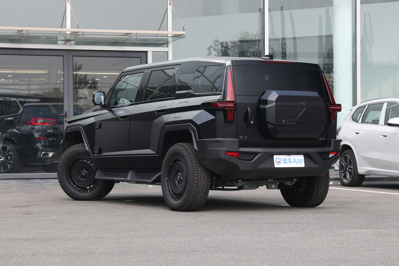 【猛士917纯电动 505km侧后45度车头向左水平图片-汽车图片大全】-易车