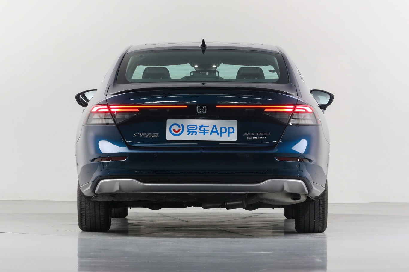 【雅阁 e:PHEV2.0L 82km 旗舰版正后水平图片-汽车图片大全】-易车