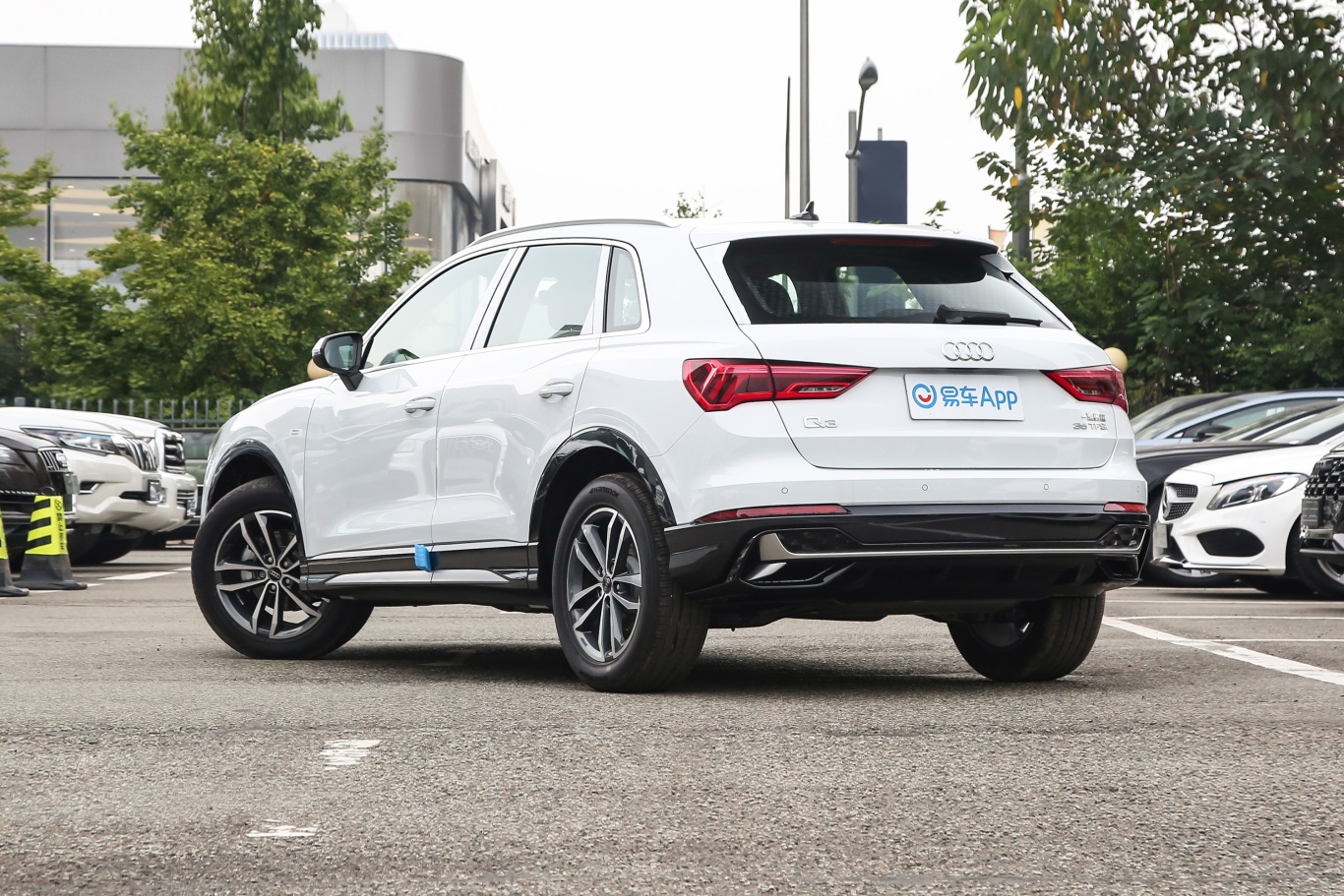 【奥迪Q335 TFSI 进取致雅型侧后45度车头向左水平图片-汽车图片大全】-易车