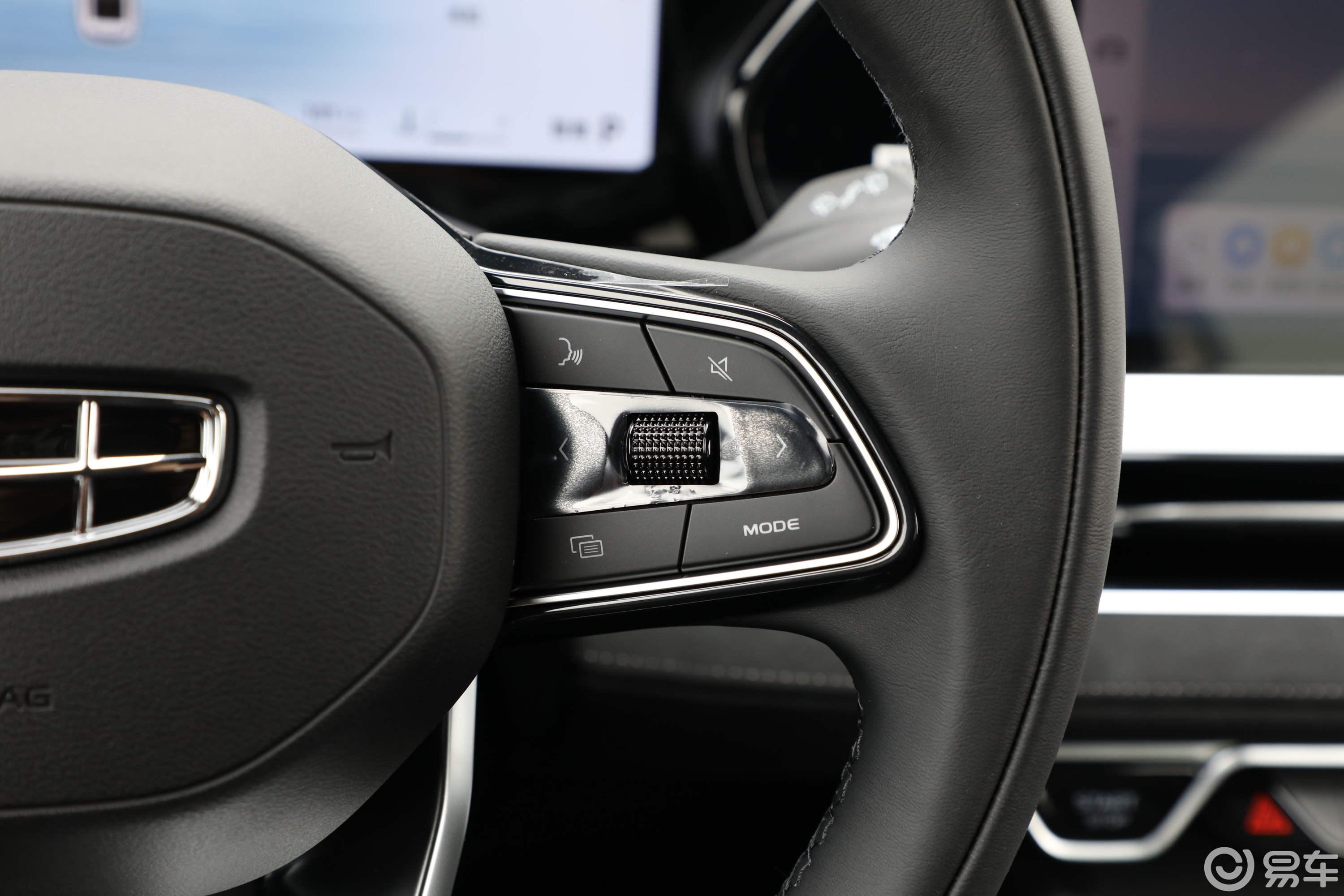 【星越L2.0T 自动两驱天际版右侧方向盘功能按键图片-汽车图片大全】-易车