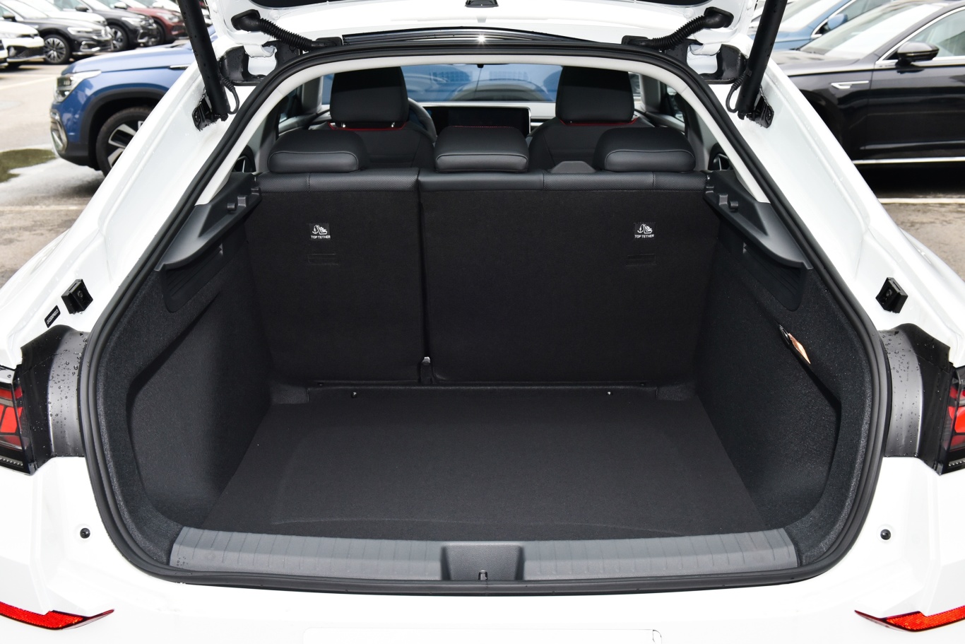 【凌渡凌渡L 280TSI 酷辣版后备厢空间特写图片-汽车图片大全】-易车