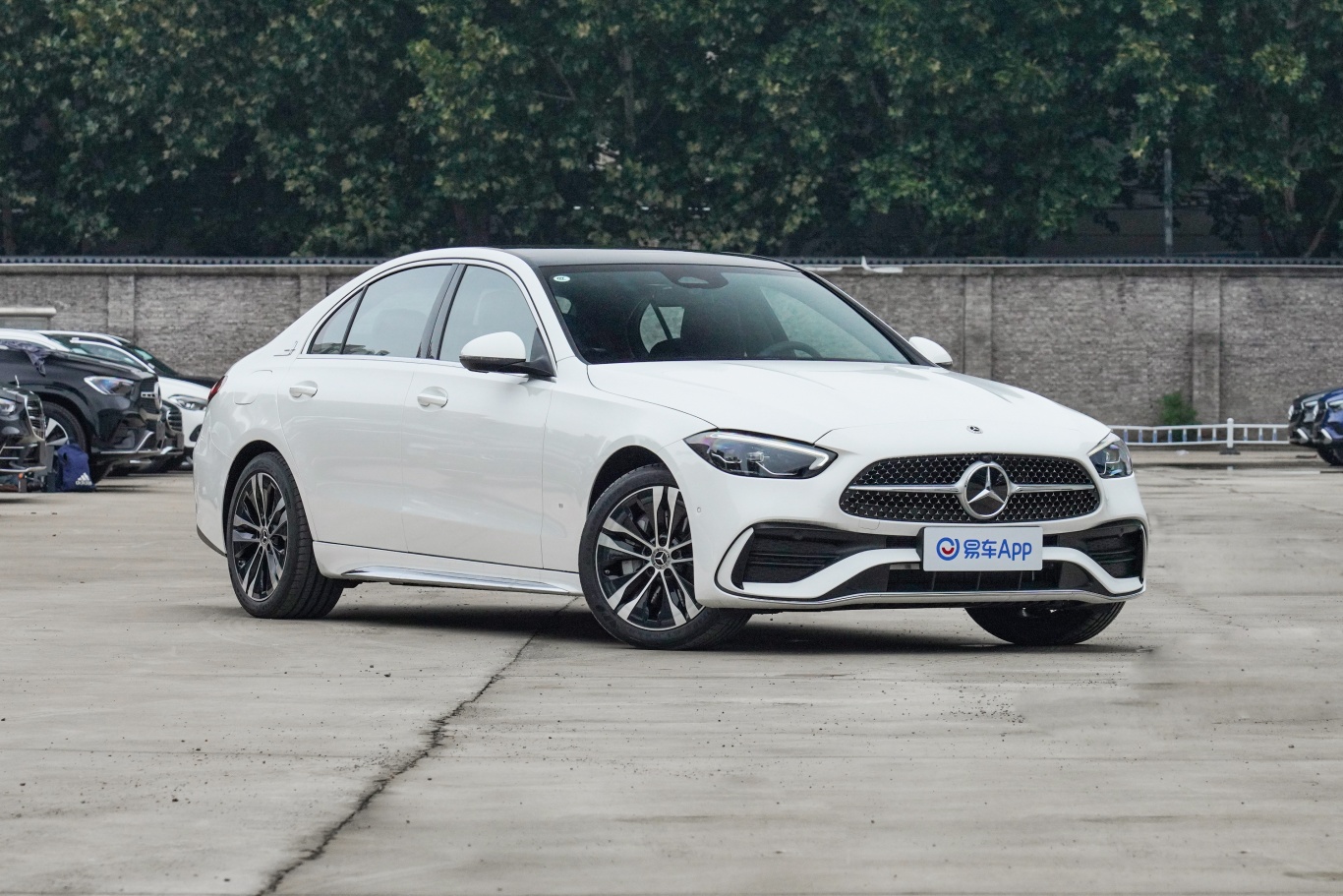 【奔驰C级 插电混动C 350 e L侧前45度车头向右水平图片-汽车图片大全】-易车