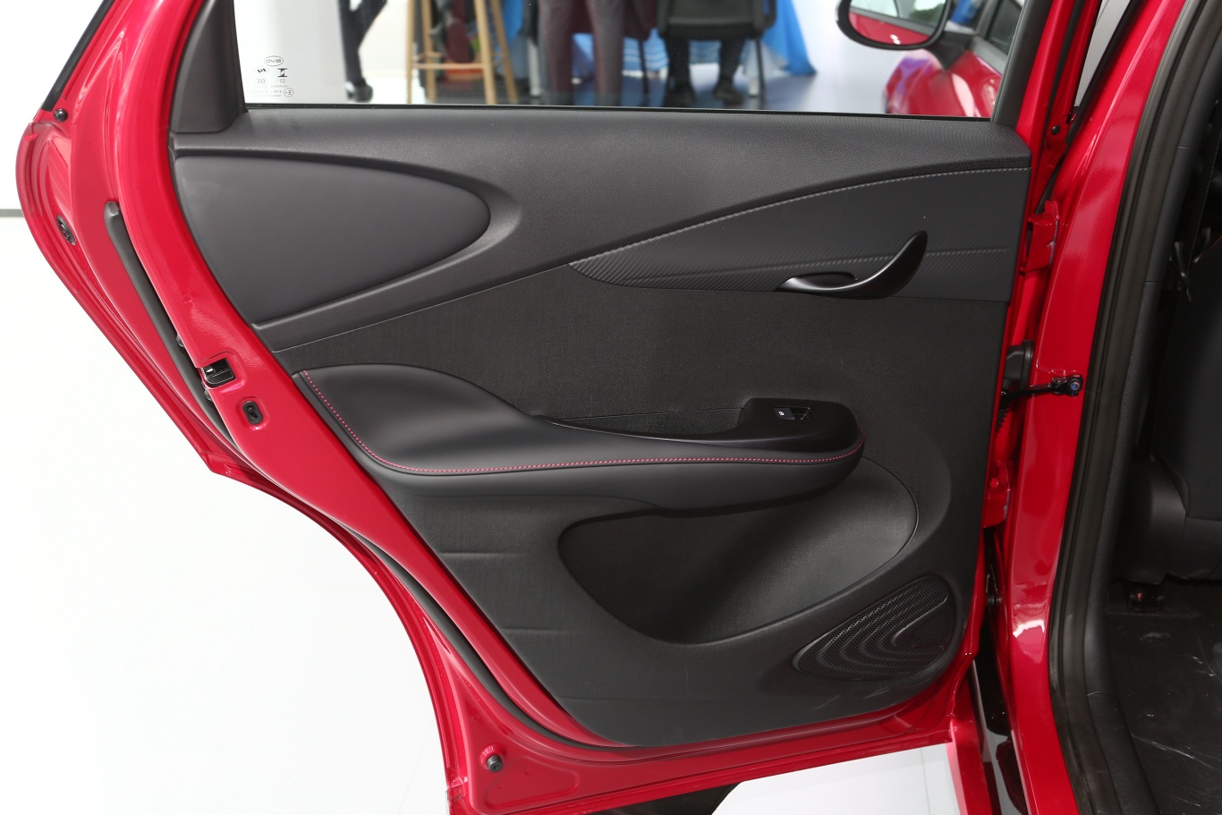 【海豚420km 50万纪念版Pro后排功能图片-汽车图片大全】-易车