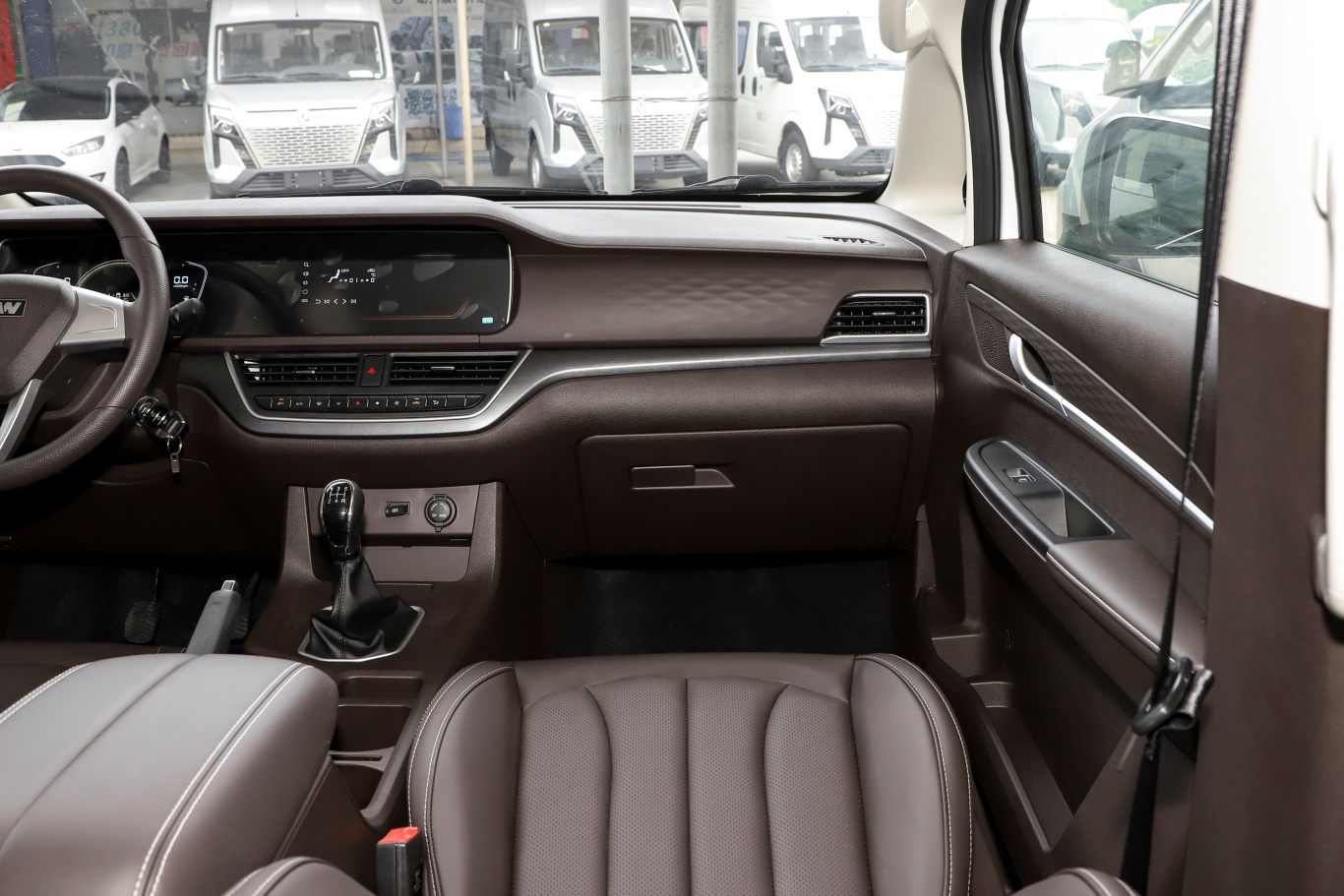 【锐胜王牌M72.0L 手动长轴创享版 7座 CNG副驾驶位区域图片-汽车图片大全】-易车