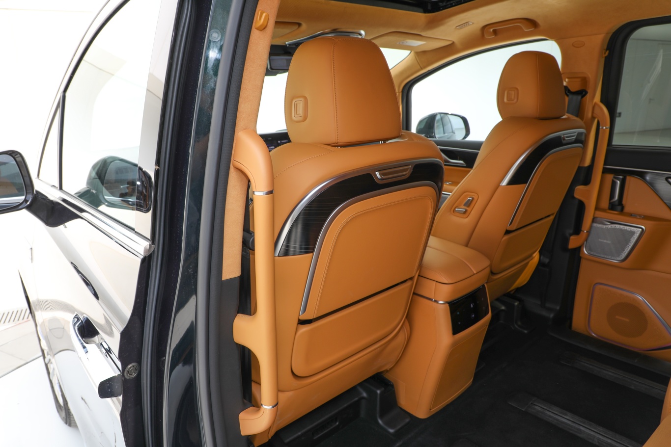 【魏牌高山1.5T 170km 四驱行政加长版 6座后排功能图片-汽车图片大全】-易车