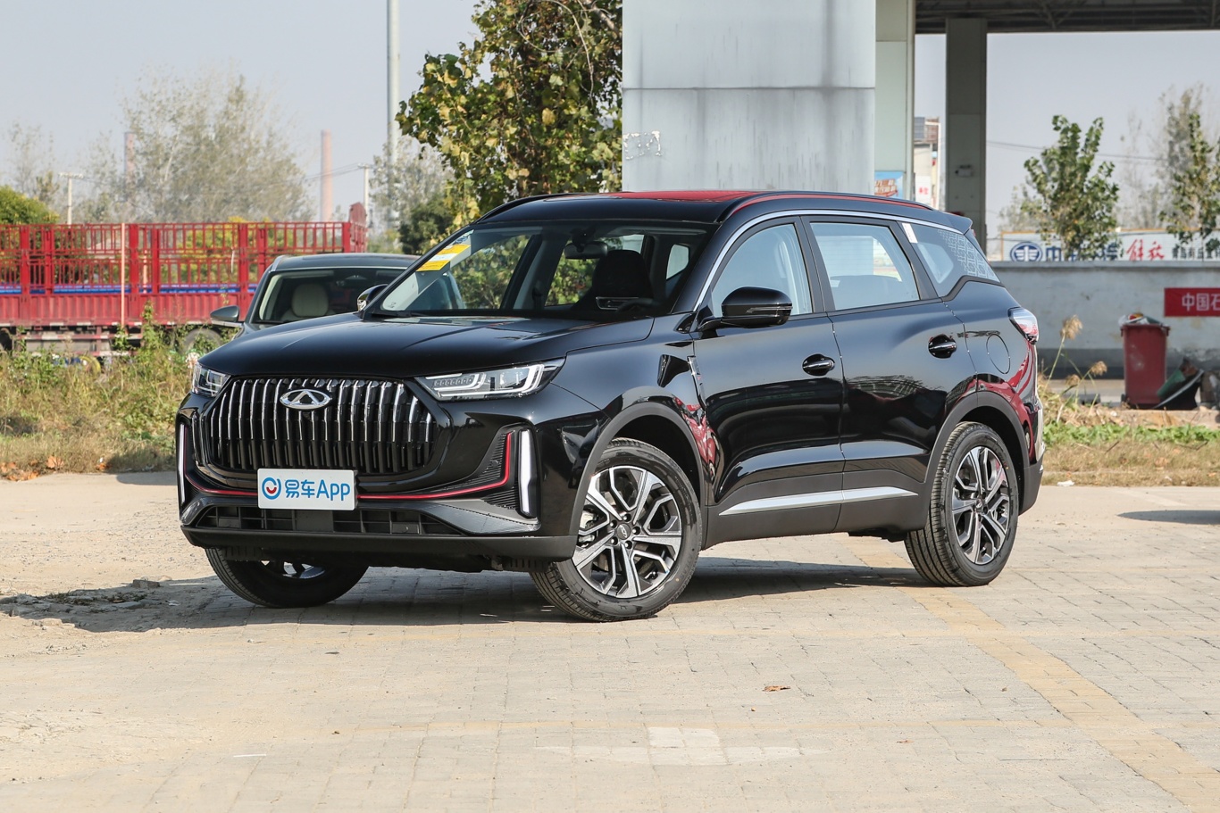 【瑞虎7 PLUS冠军版 1.5T CVT非凡版侧前45度车头向左水平图片-汽车图片大全】-易车