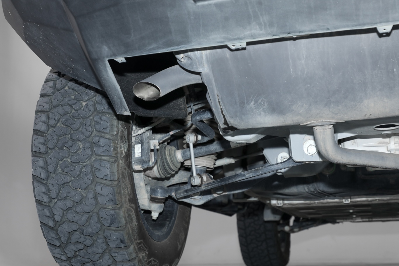 【猛士917增程式 156km 创始版动力底盘图片-汽车图片大全】-易车