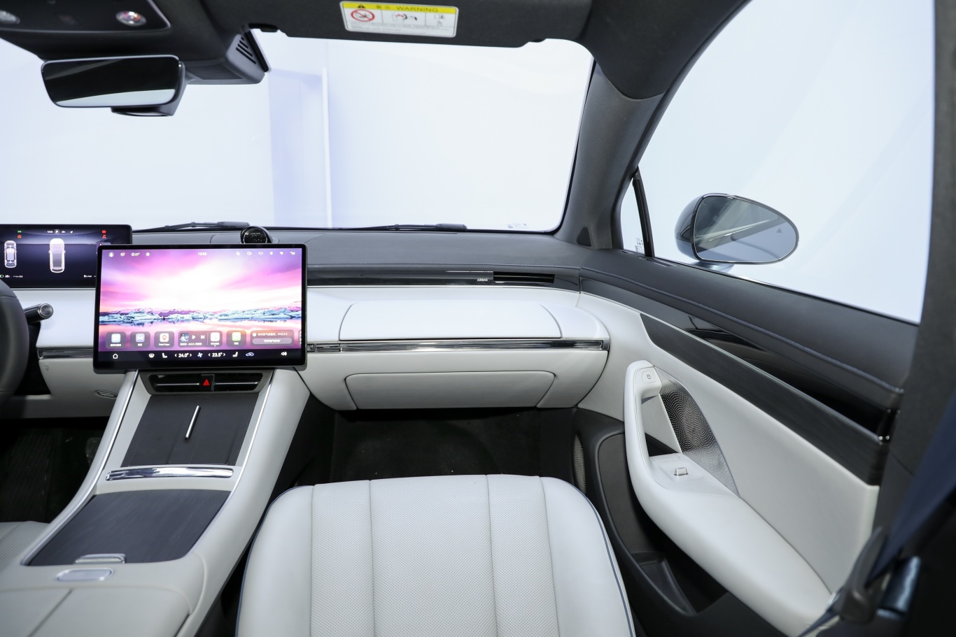 【智界S7630km 四驱Max RS副驾驶位区域图片-汽车图片大全】-易车