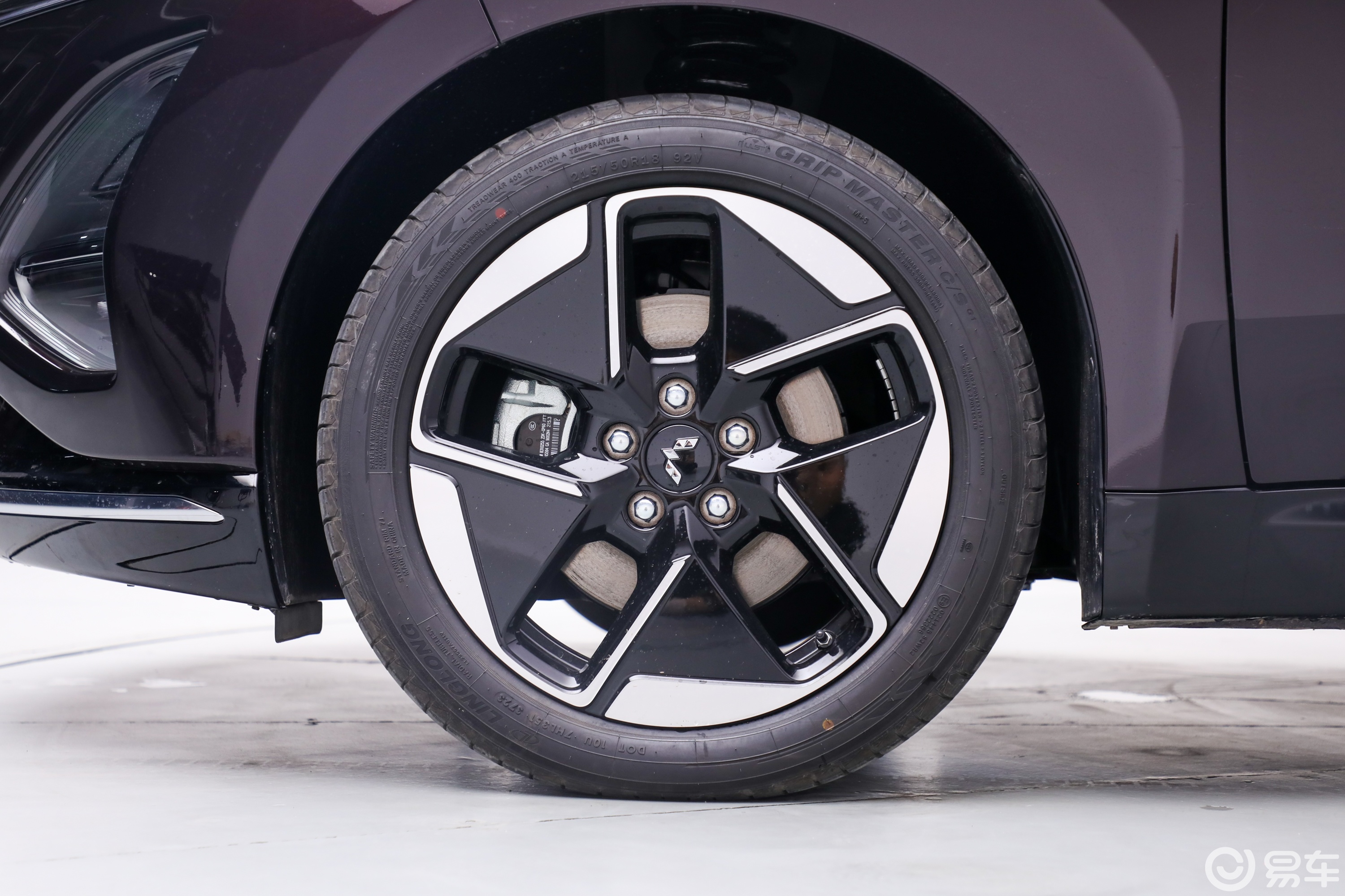 【五菱星光1.5L 150km 进阶版前轮毂造型图片-汽车图片大全】-易车