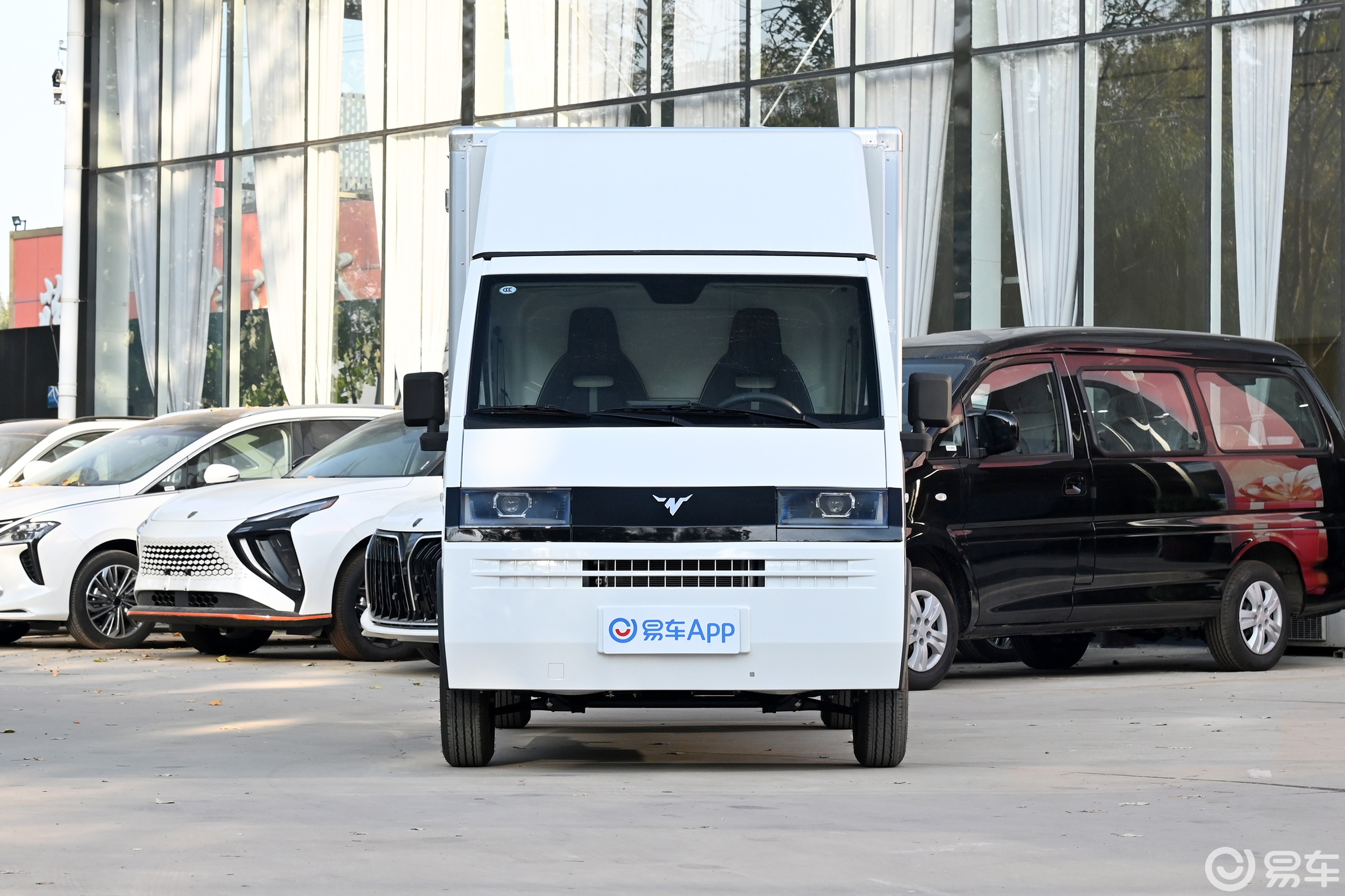 【大力牛魔王D05铁牛5号 180km 厢式车高顶舒适型正前水平图片-汽车图片大全】-易车