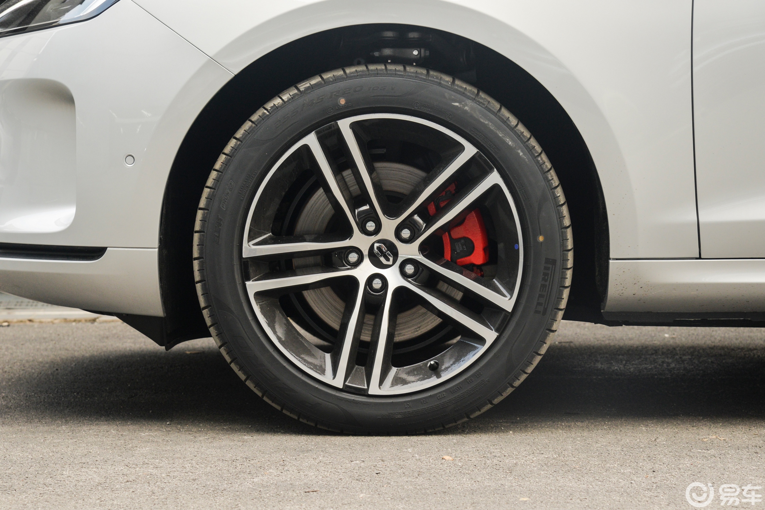 【问界M5增程版 235km 四驱标准版前轮毂造型图片-汽车图片大全】-易车