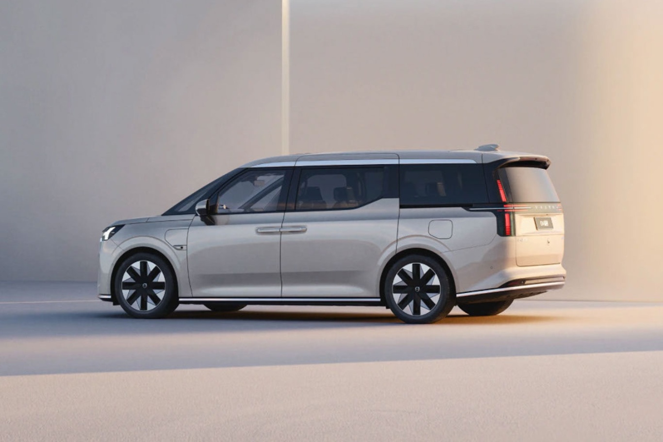 【沃尔沃EM90图片-汽车图片大全】-易车