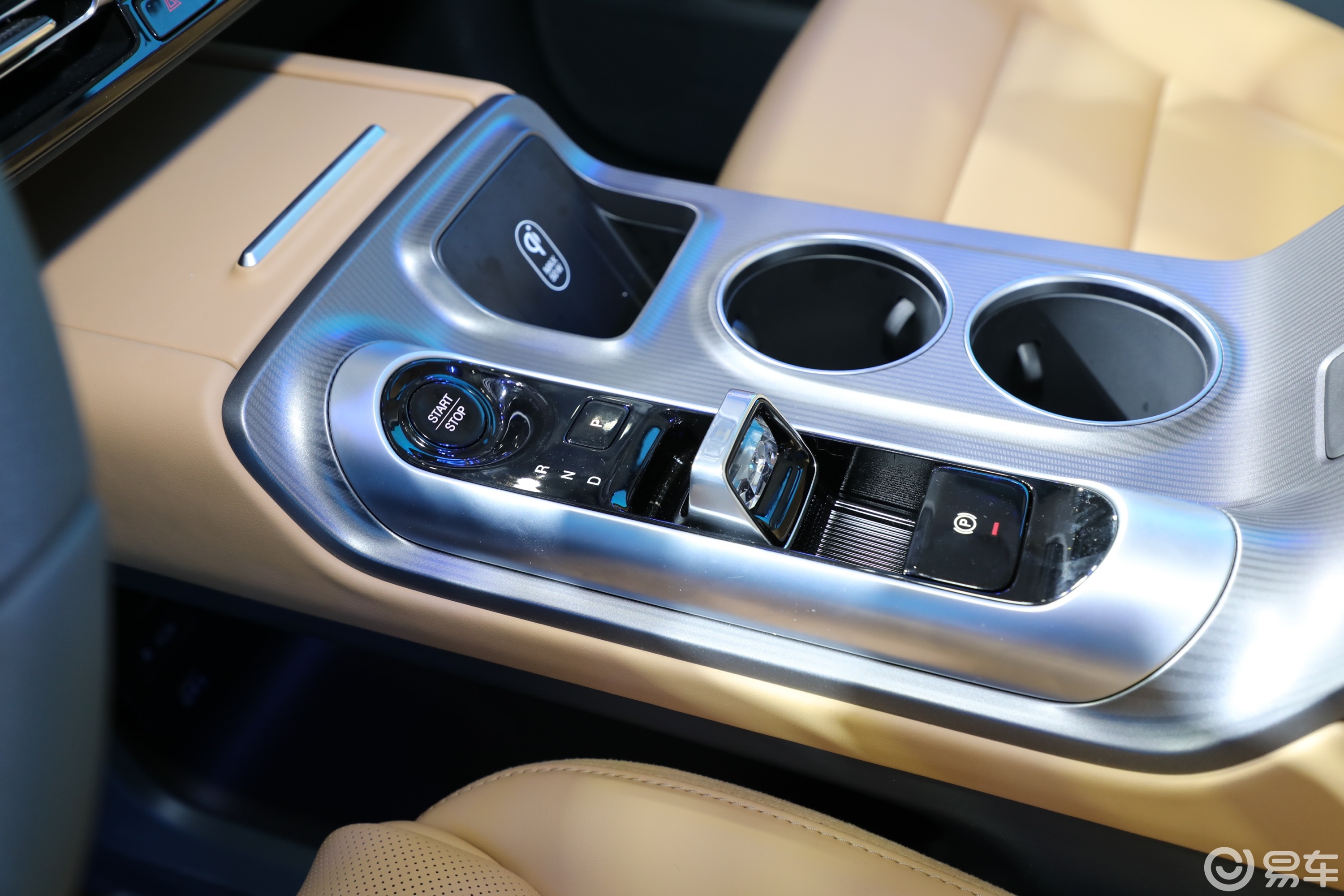 【传祺E8图片-汽车图片大全】-易车