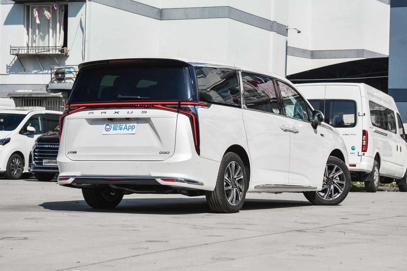 【大通G902.0T 星际版 6座侧后45度车头向右水平图片-汽车图片大全】-易车