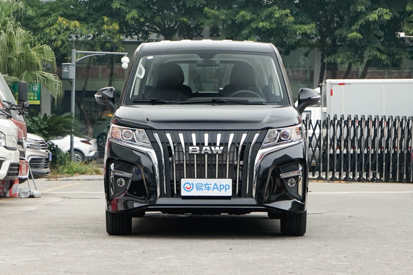 【锐胜王牌M72.0L 自动长轴商务型 9座正前水平图片-汽车图片大全】-易车