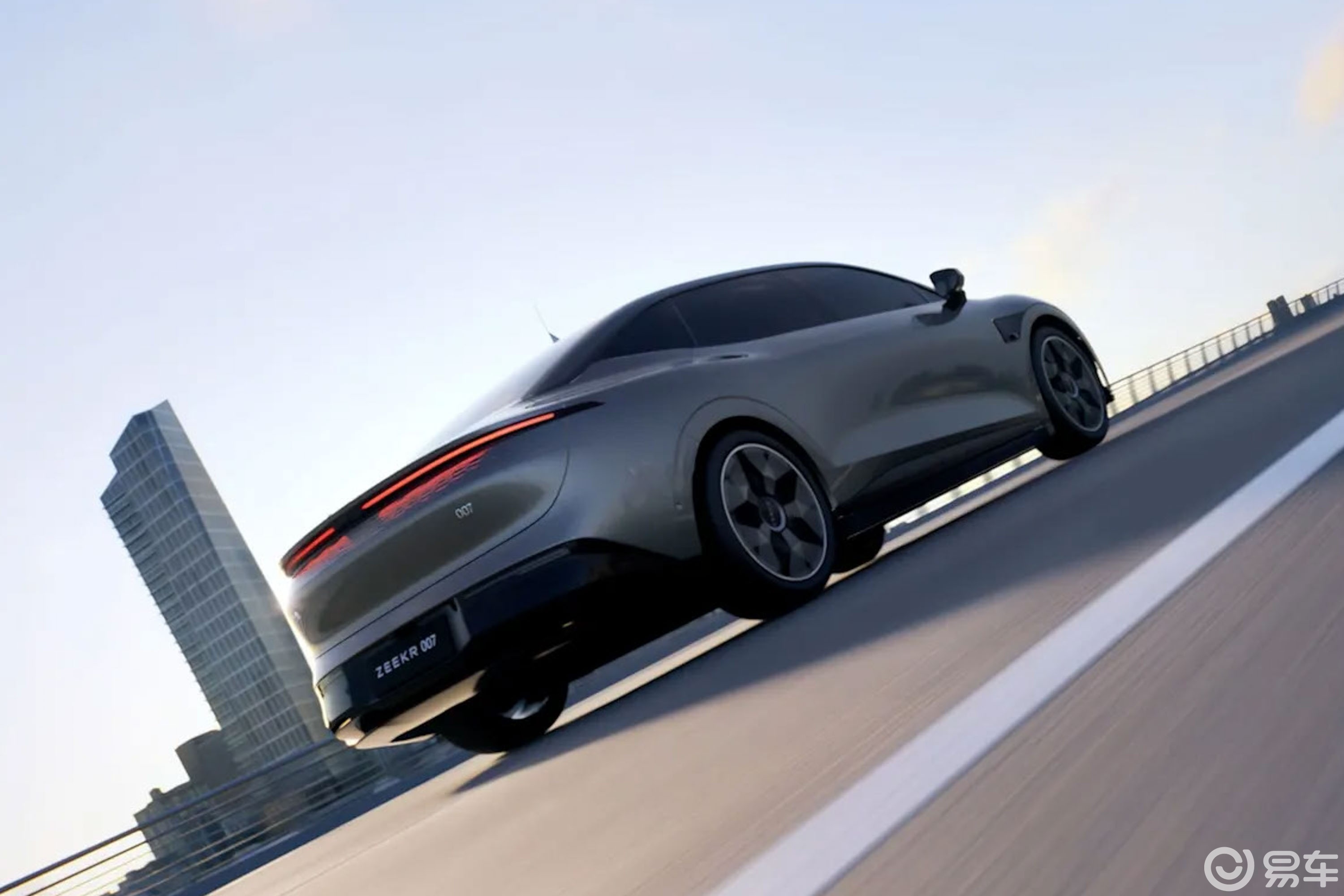 【ZEEKR 007图片-汽车图片大全】-易车