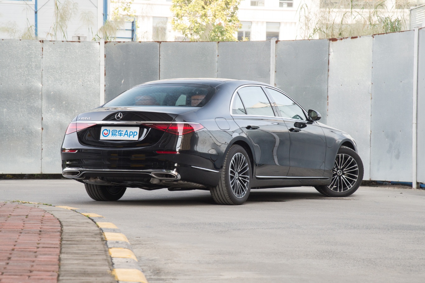 【奔驰S级 插电混动S 450 e L侧后45度车头向右水平图片-汽车图片大全】-易车