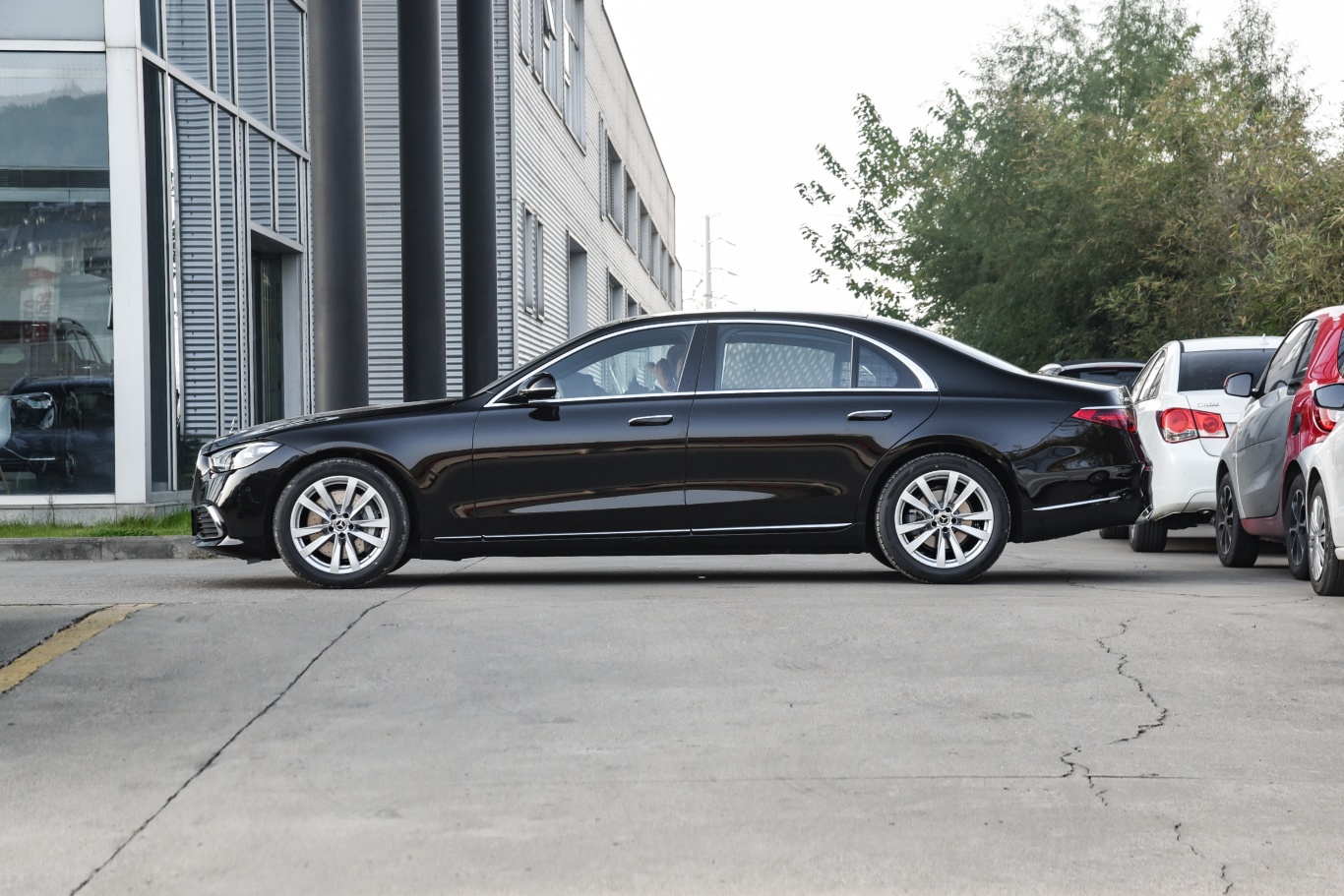 【奔驰S级S 400 L 商务型正侧车头向左水平图片-汽车图片大全】-易车