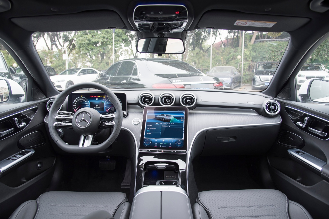 【奔驰C级改款 C 260 L 4MATIC 运动版内饰全景正拍图片-汽车图片大全】-易车