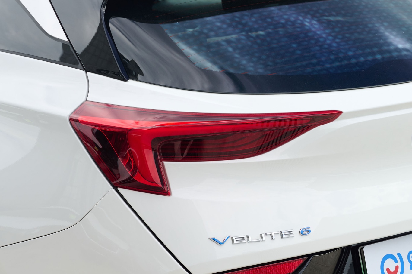 【微蓝VELITE 6 纯电动430km 舒享版尾灯侧45度俯拍图片-汽车图片大全】-易车