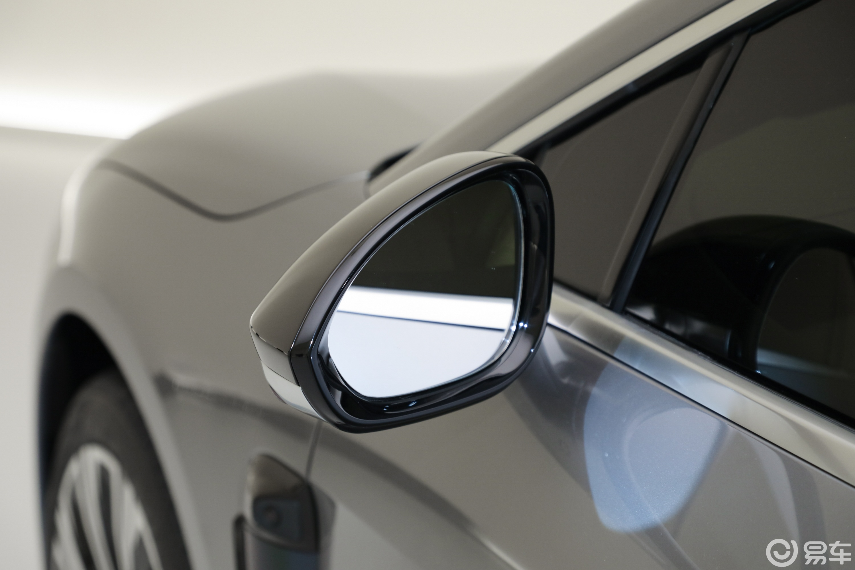 【蔚来ET9顶配版后视镜镜面图片-汽车图片大全】-易车