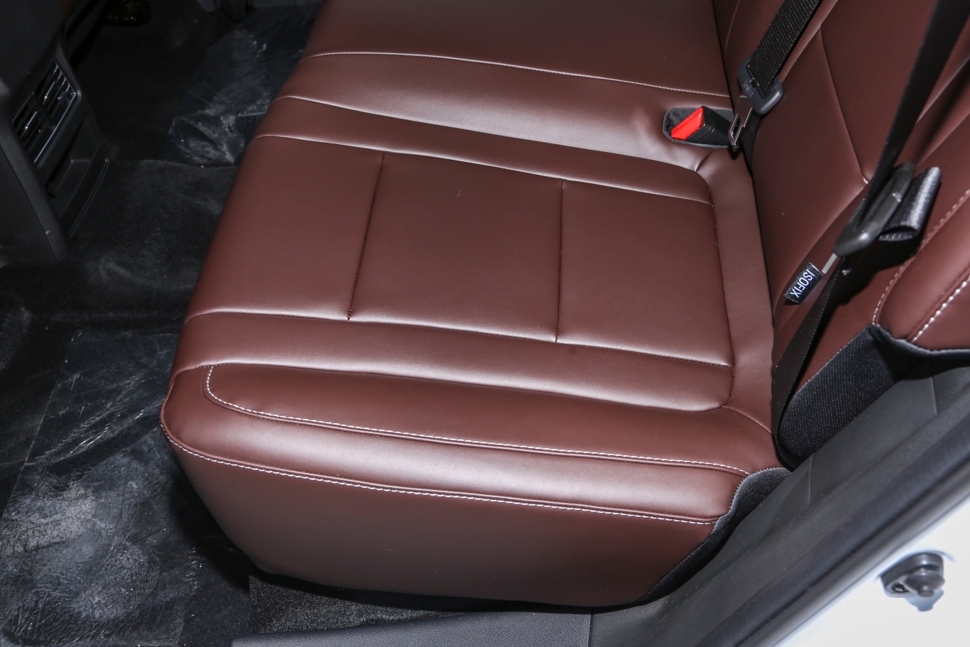 【风行T5盛世款 1.6L CVT圆梦版 5座后排空间图片-汽车图片大全】-易车