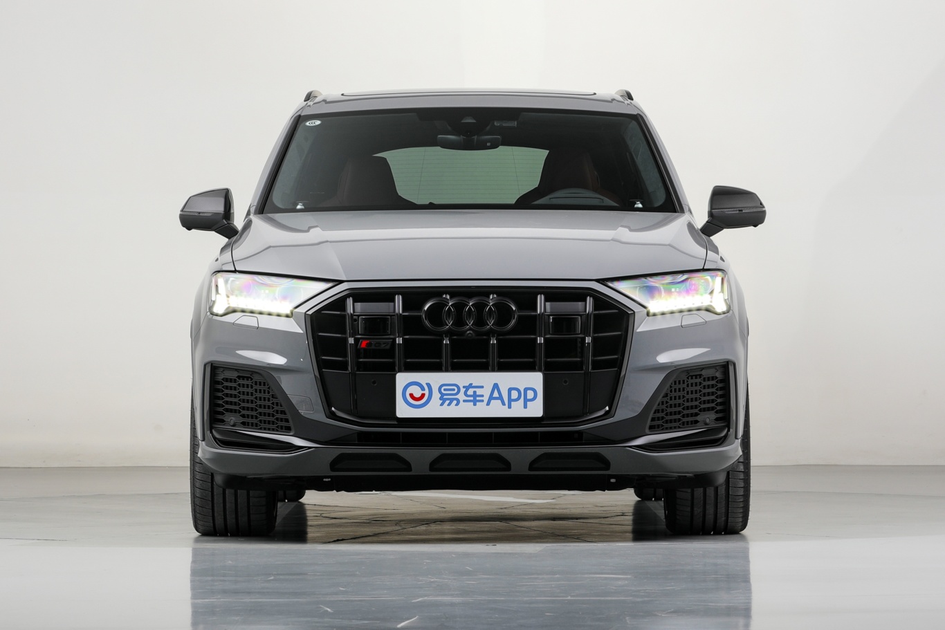【奥迪SQ74.0T 暗夜骑士版正前水平图片-汽车图片大全】-易车