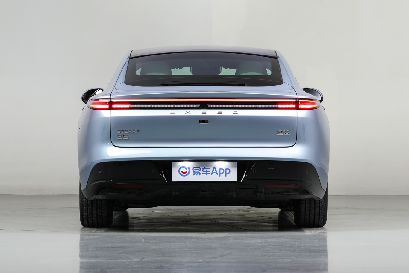 【星纪元 ES纯电版 720km 后驱Max长续航版正后水平图片-汽车图片大全】-易车