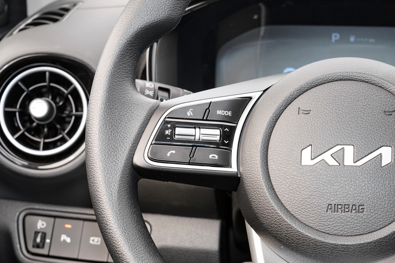 【起亚K31.5L CVT舒适优享版左侧方向盘功能按键图片-汽车图片大全】-易车