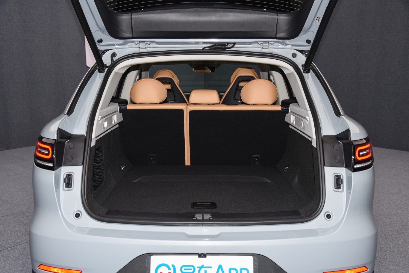 【零跑C11 增程版300km 300尊享版后备厢空间特写图片-汽车图片大全】-易车