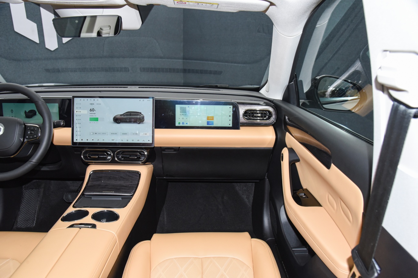 【零跑C11 增程版300km 300尊享版副驾驶位区域图片-汽车图片大全】-易车